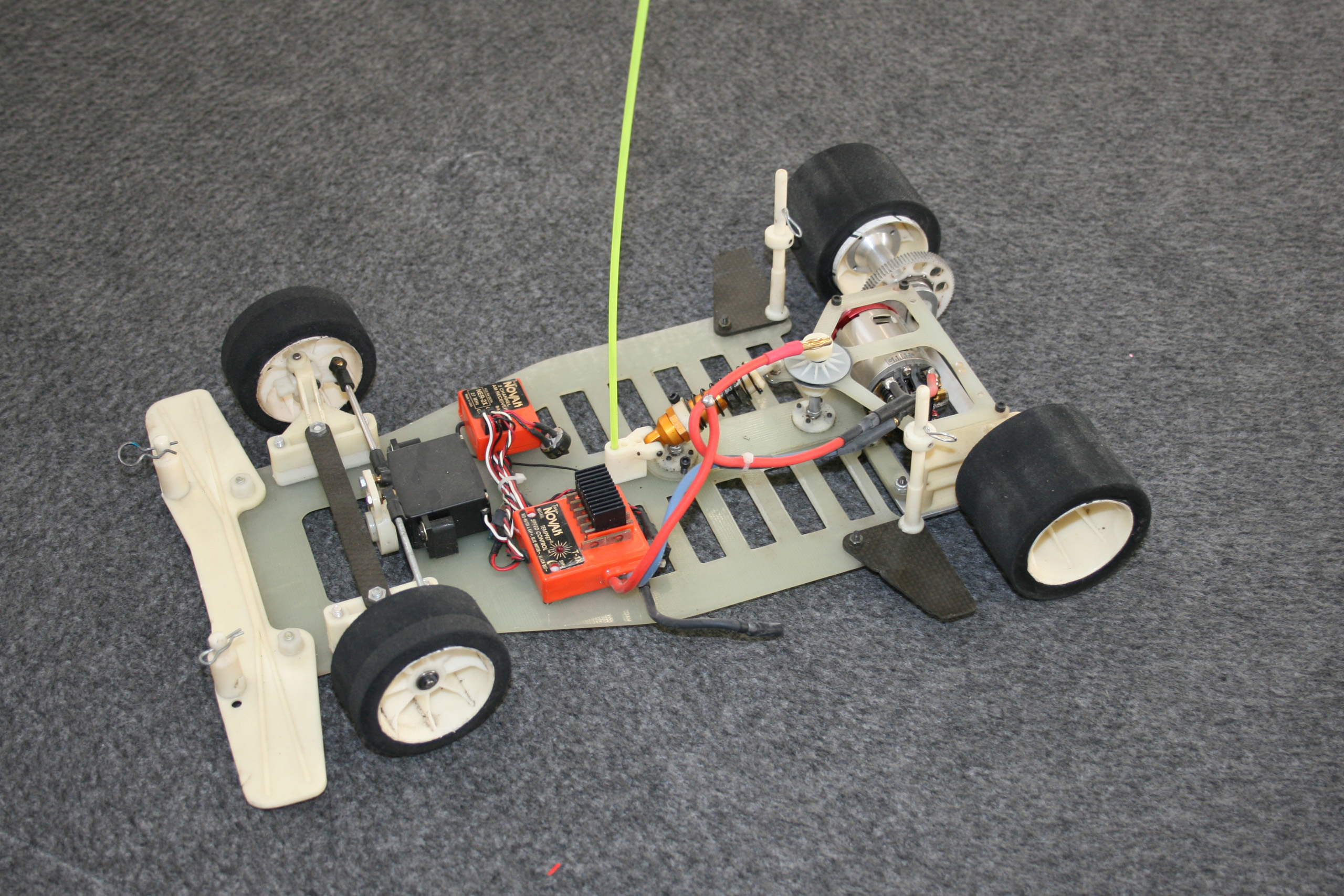 Over R/C, le site de la voiture radio-commandée électrique.