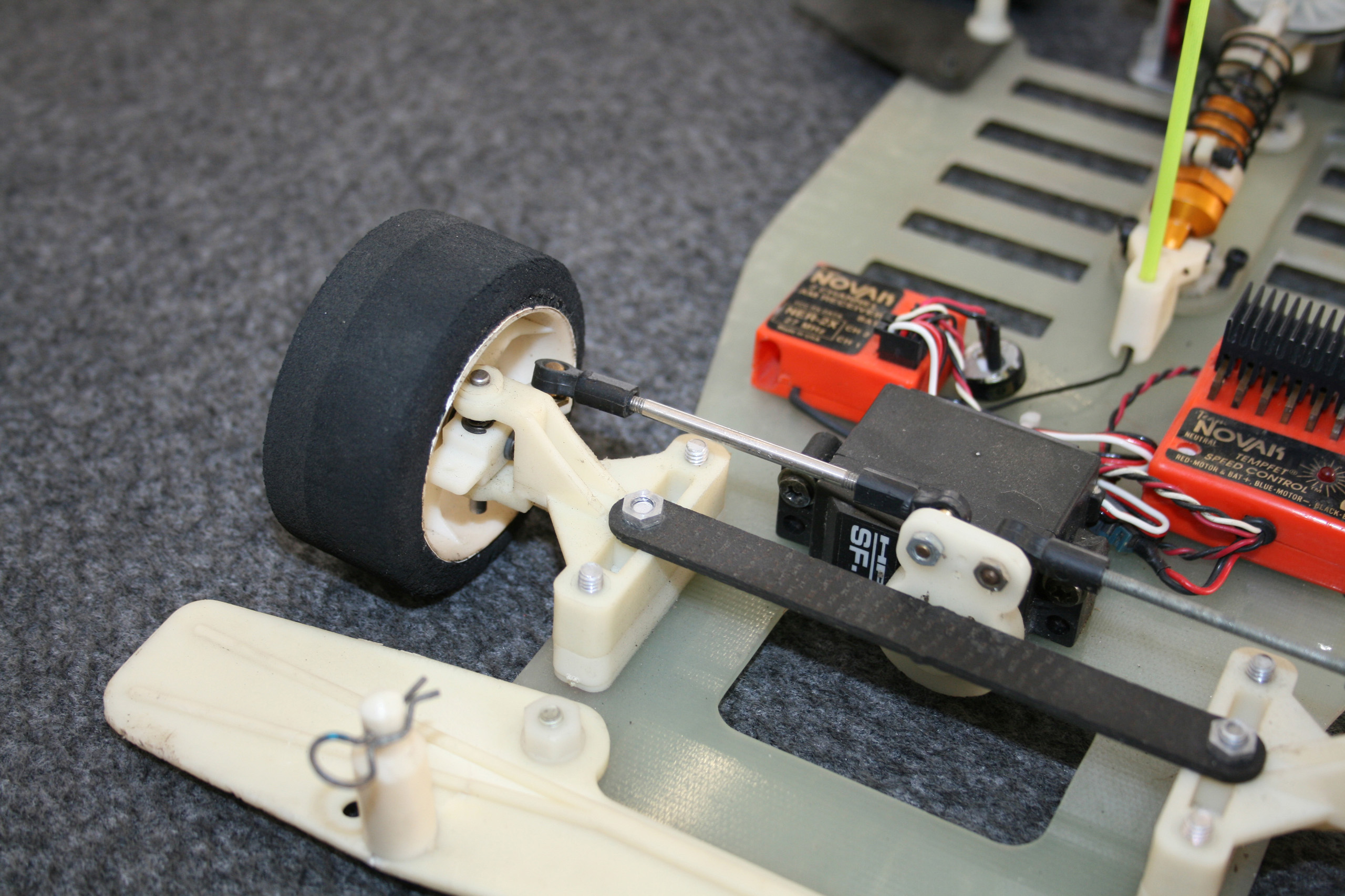 Over R/C, le site de la voiture radio-commandée électrique.